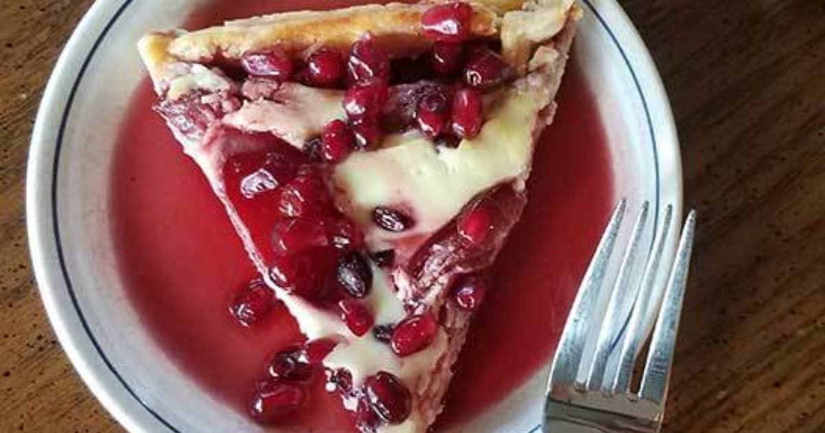 Laura Chenel | FRESH GOAT CHEESE & POACHED STONE FRUIT GALETTE
